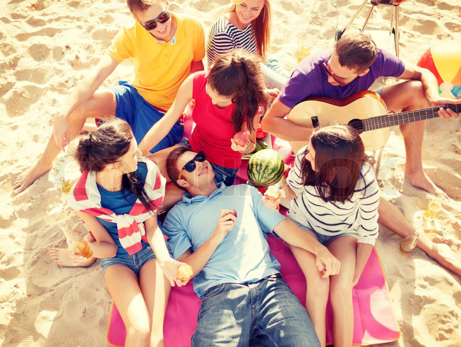 venner, sommer, fest | Stock foto | Colourbox