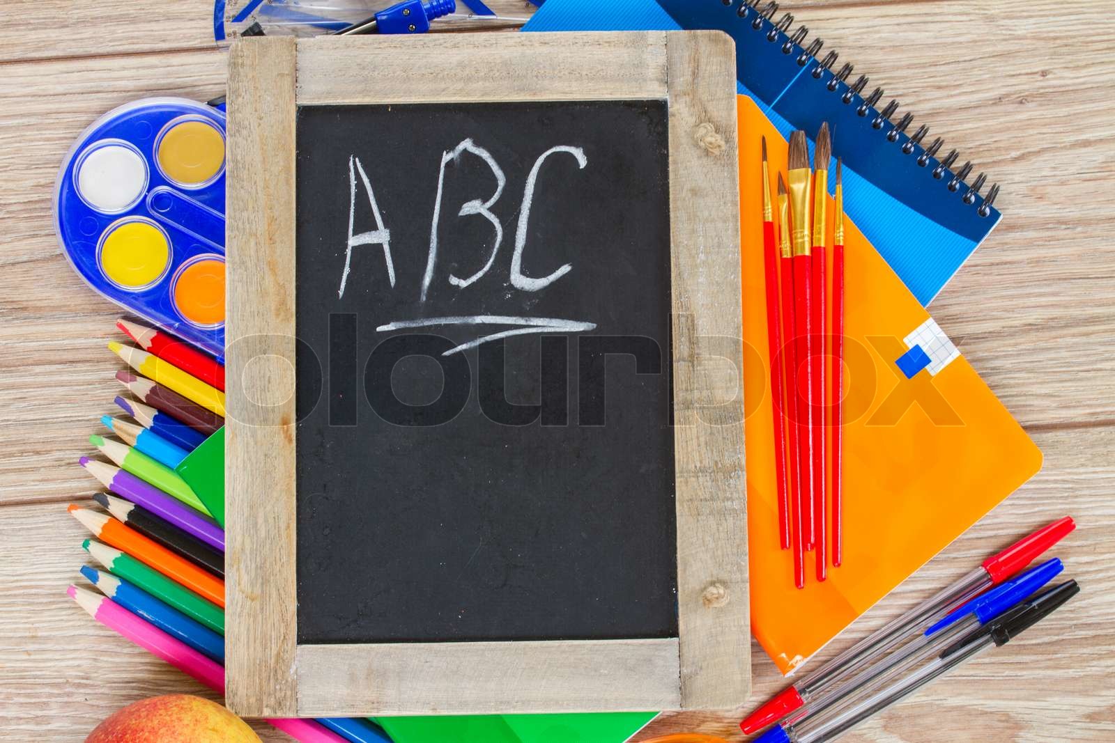 Tafel mit ABC | Stock Bild | Colourbox
