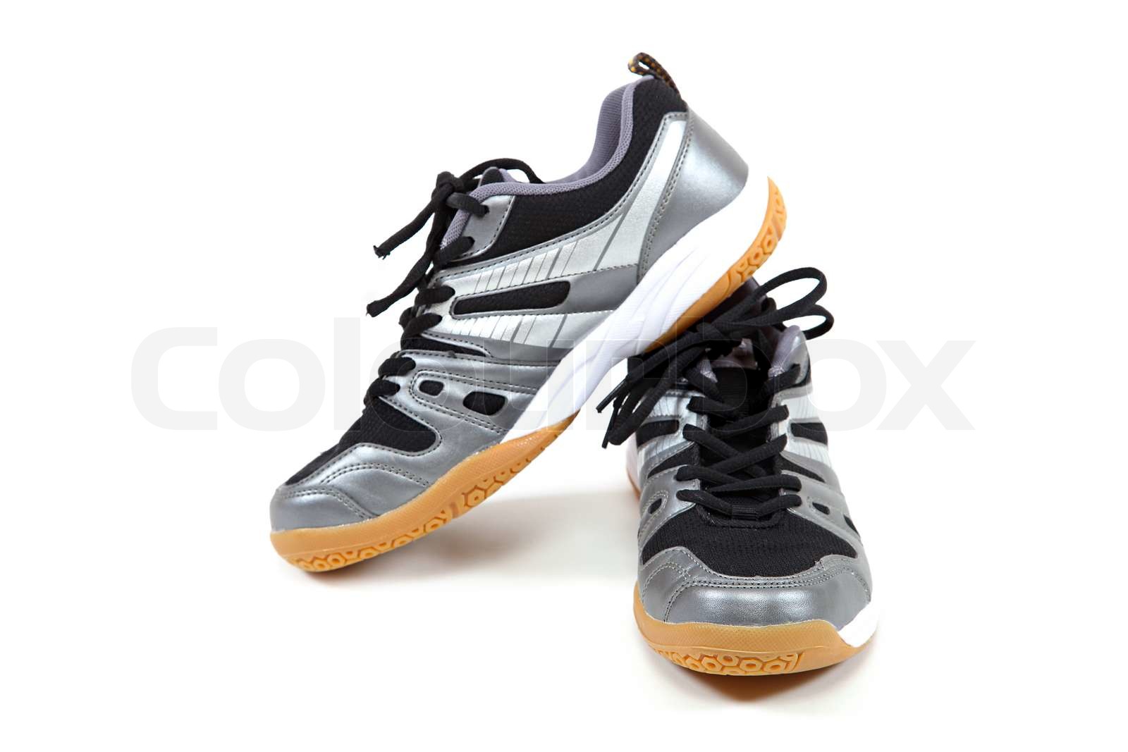 stilvolle Sportschuhe auf weißem Hintergrund. Sneakers zeigen. | Stock ...