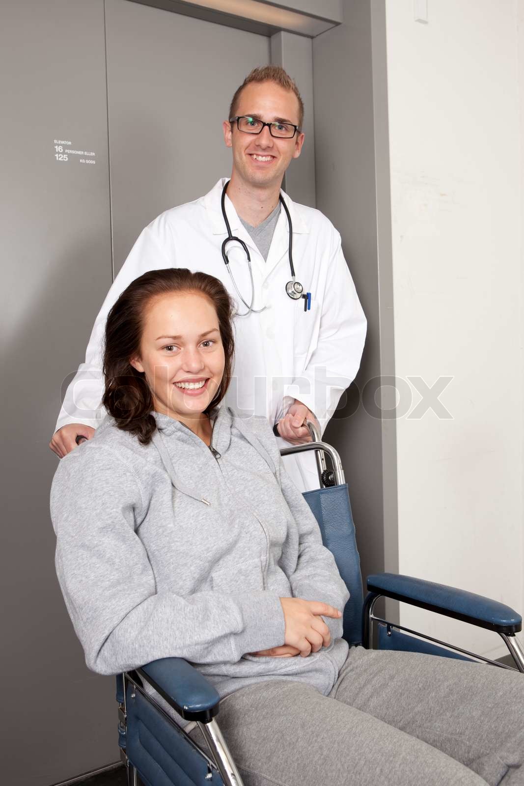 Arzt und glückliche Patienten | Stock Bild | Colourbox