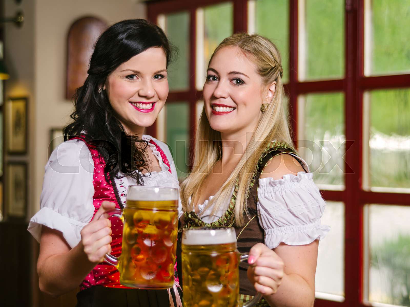 Oktoberfest Girls Wallpaper