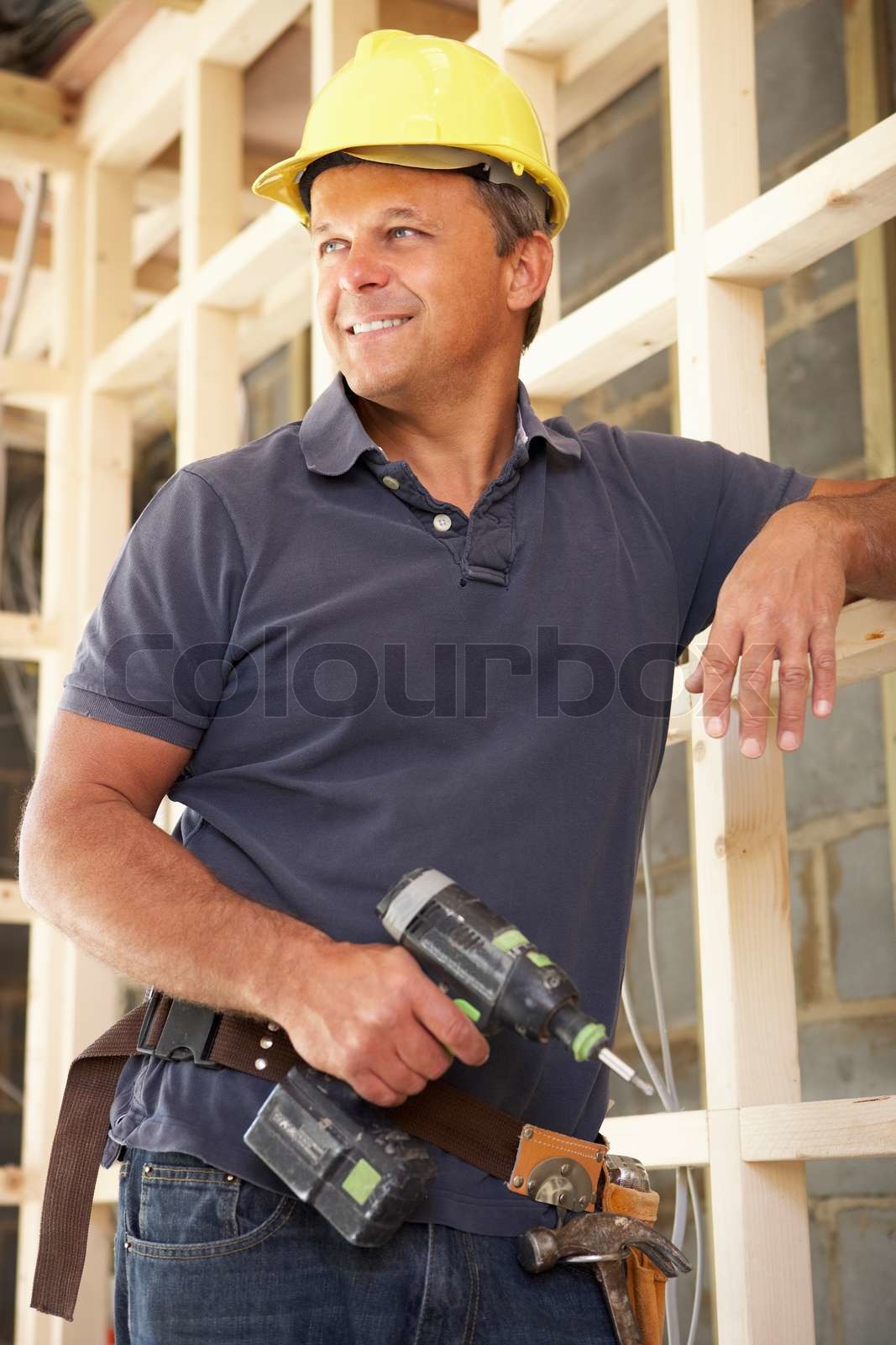 Bauarbeiter Building Timber Frame im neuen Zuhause | Stock Bild | Colourbox