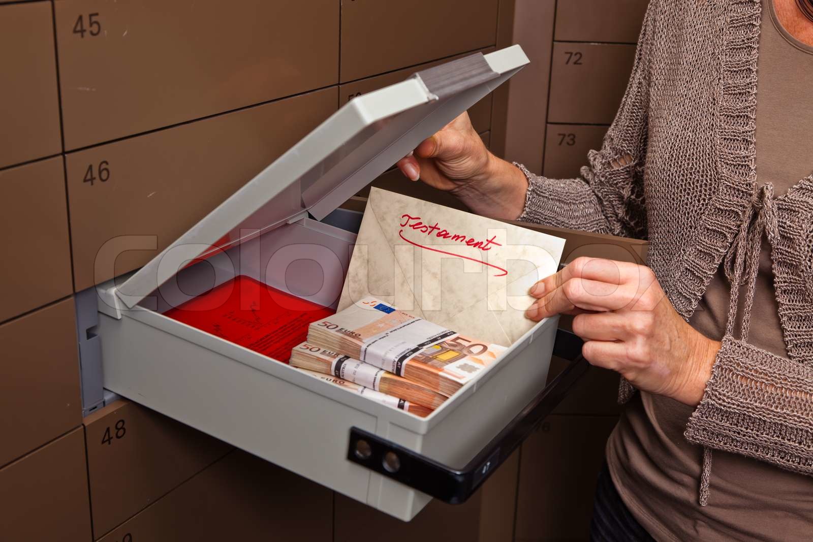 Ein Spind in einem Banktresor. | Stock Bild | Colourbox