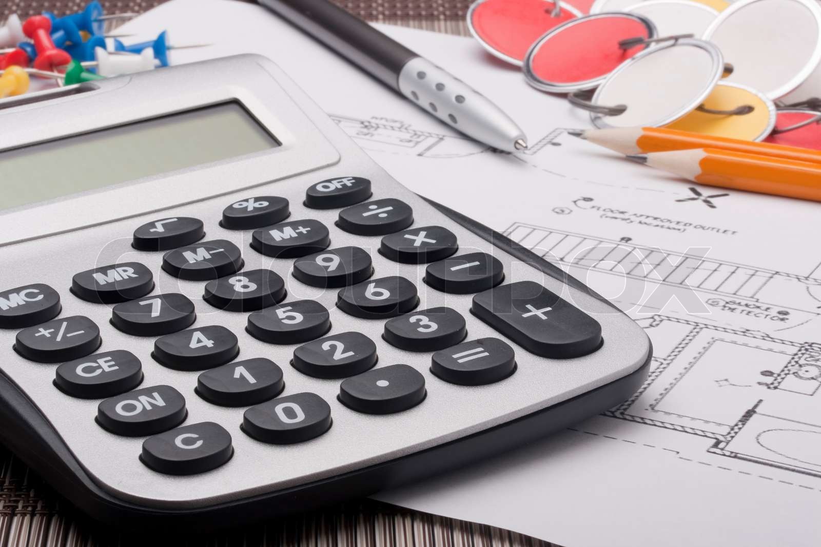 Einfache digitale Rechner für mathematische Berechnungen auf der ...