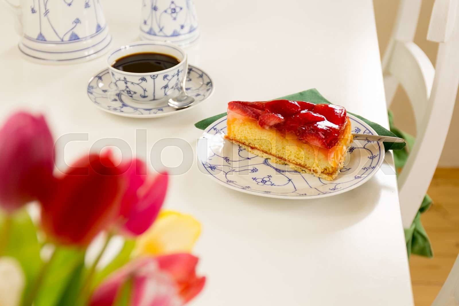 Kaffee und Kuchen | Stock image | Colourbox