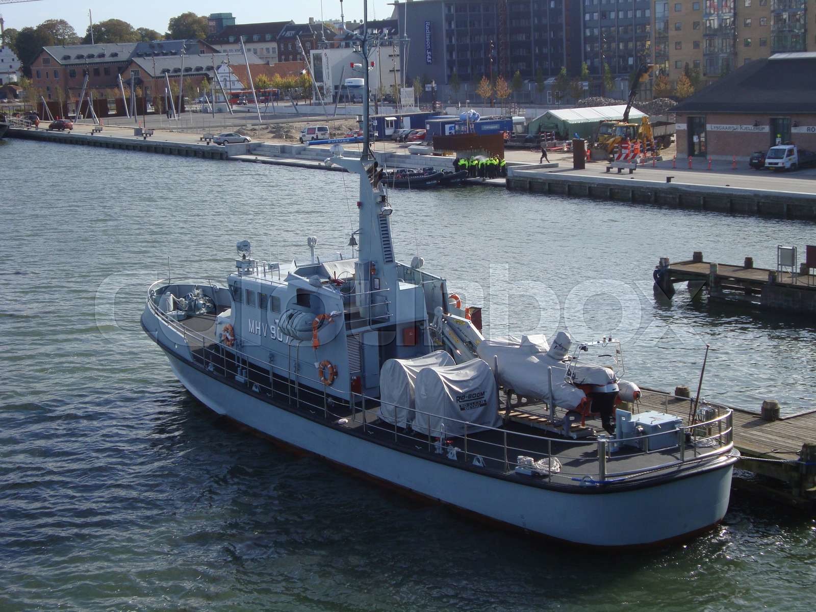 Skib fra Marinehjemmeværnet i Aalborg havn | Stock foto | Colourbox