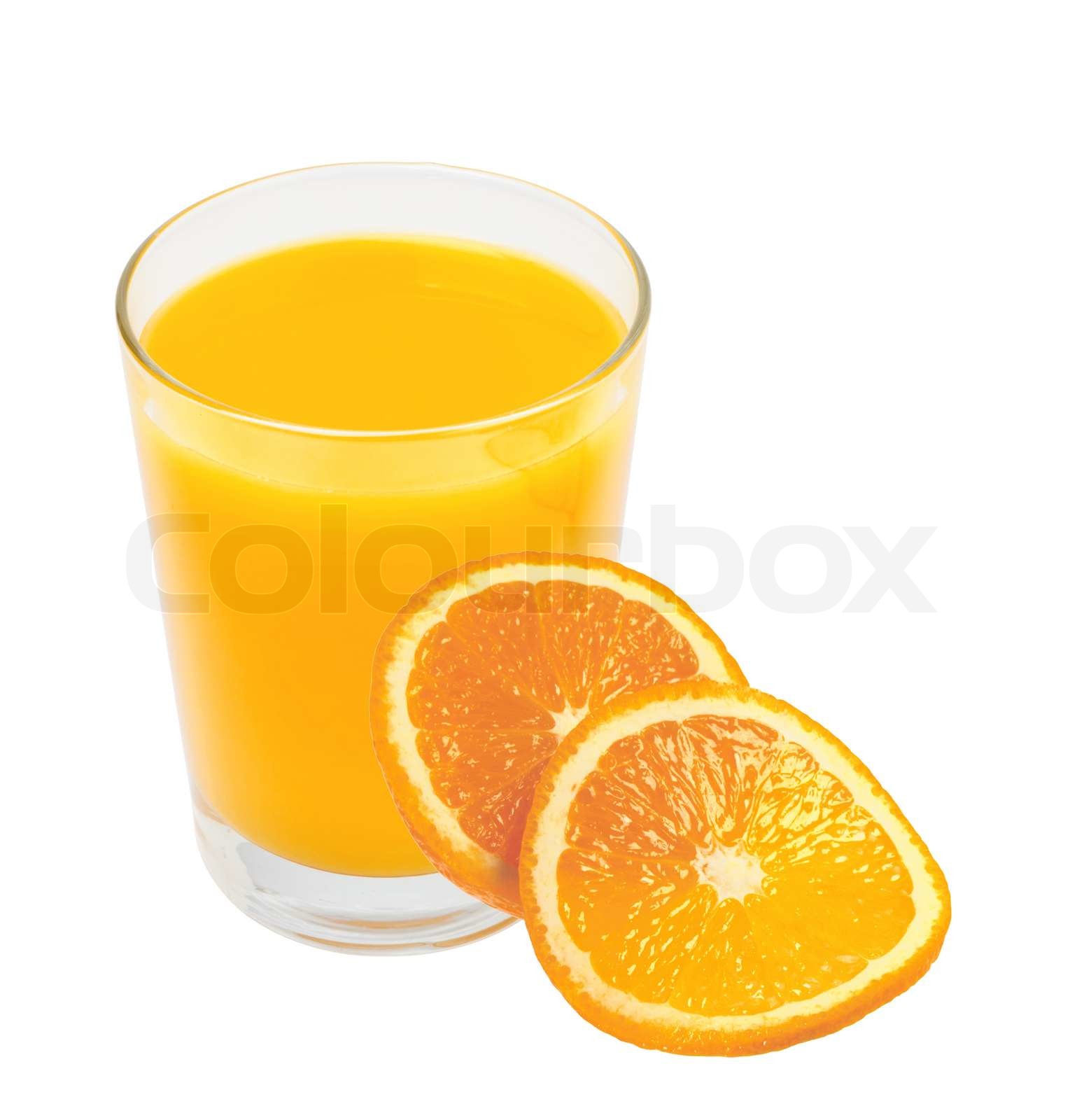 Glas frisk juice og skiver af appelsin isoleret på hvidt | Stock foto ...