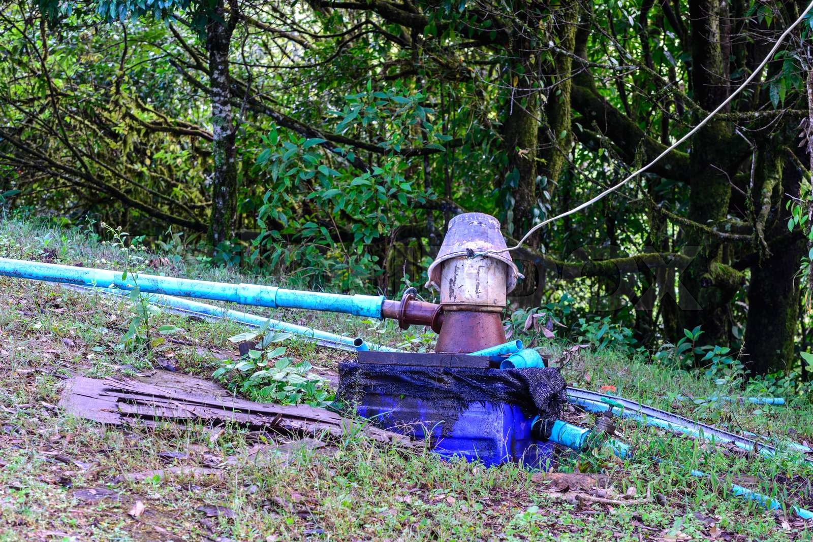 Personal hydroelectric generator from natural water for home use at ...