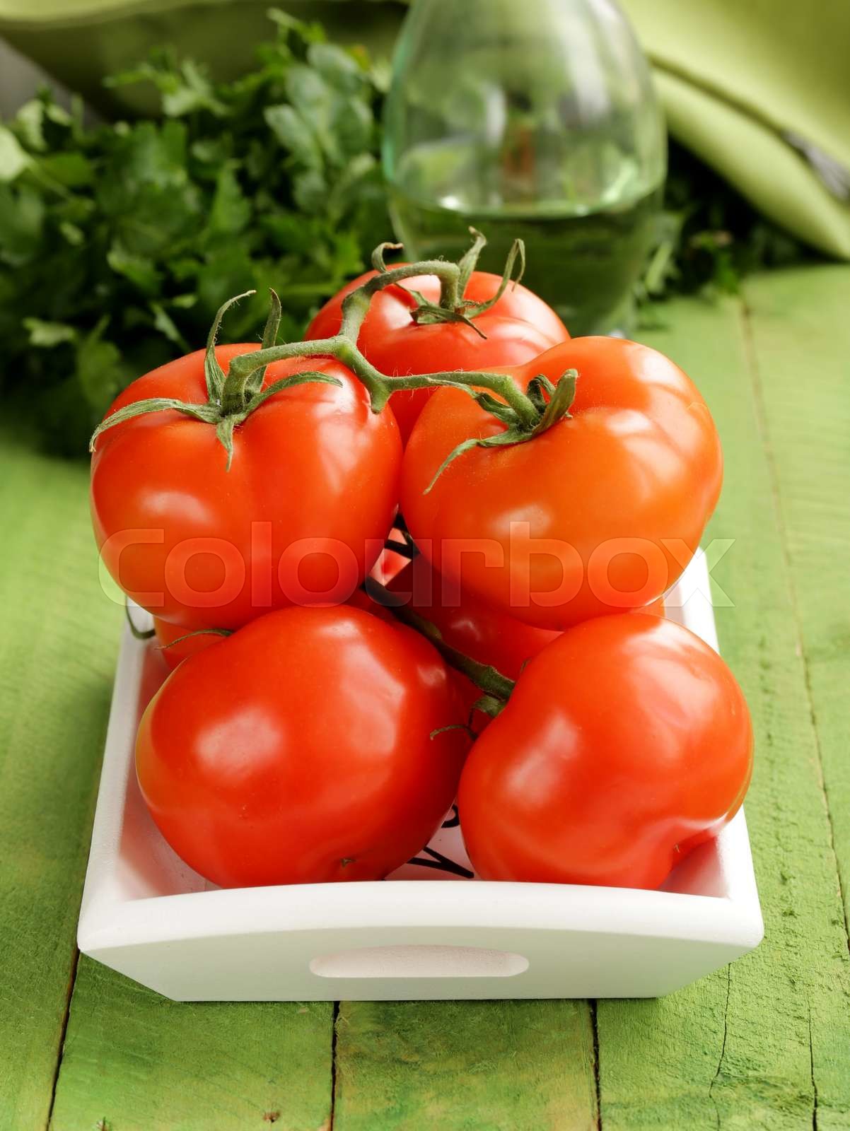 tomaten, frische, box | Stock Bild | Colourbox