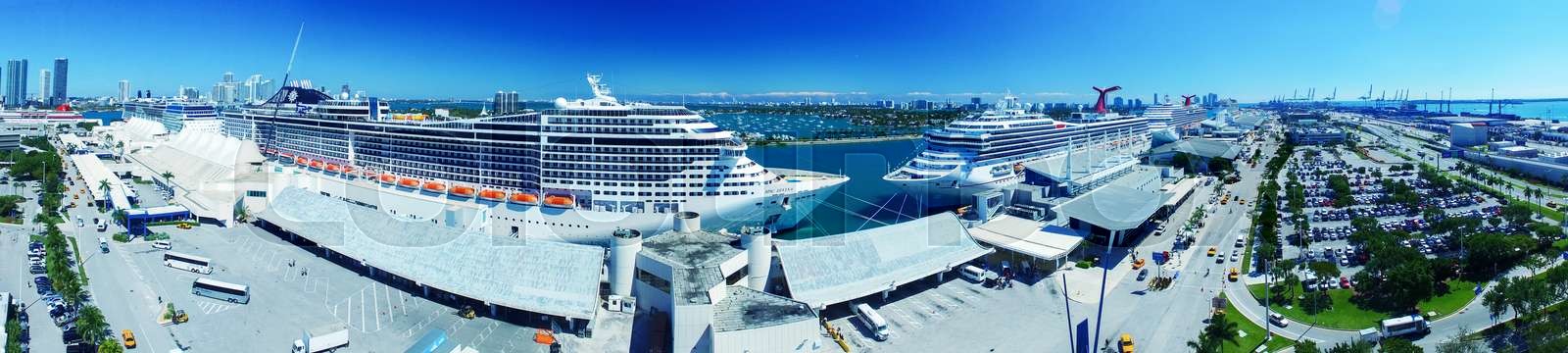 MIAMI - FEBRUARY 27, 2016: Aerial view of port with cruise ships. Miami ...