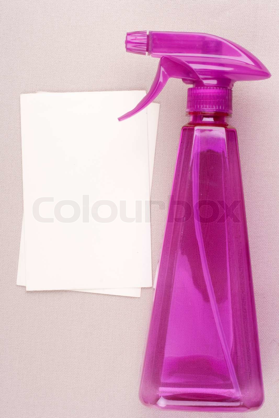 Plastik spray til spredning af vand i hektar . | Stock foto | Colourbox