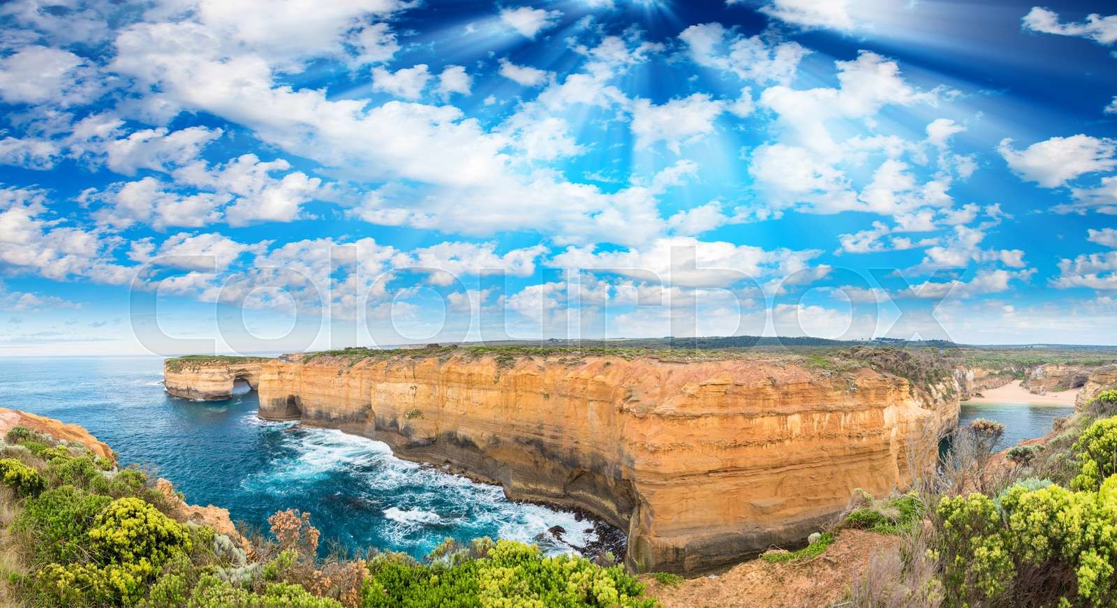 Magnificent coastal view along Razorback viewpoint - Great Ocean Road ...