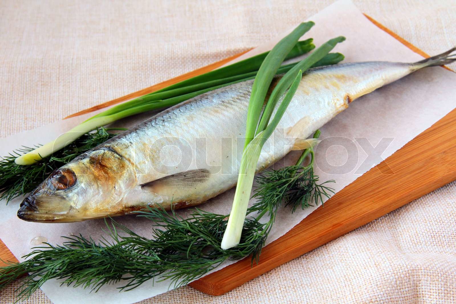 Fisk sild om bord med løg og dild | Stock foto | Colourbox