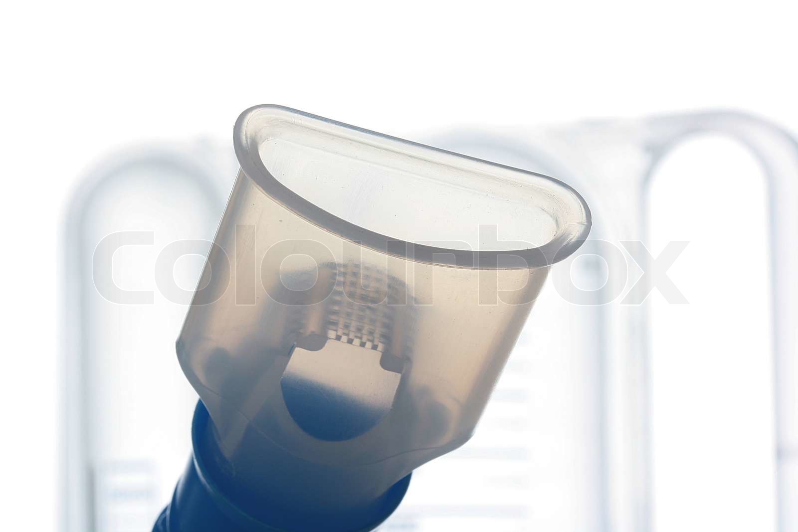 Mouthpiece of the respiratory device applied to artificial ventilation ...