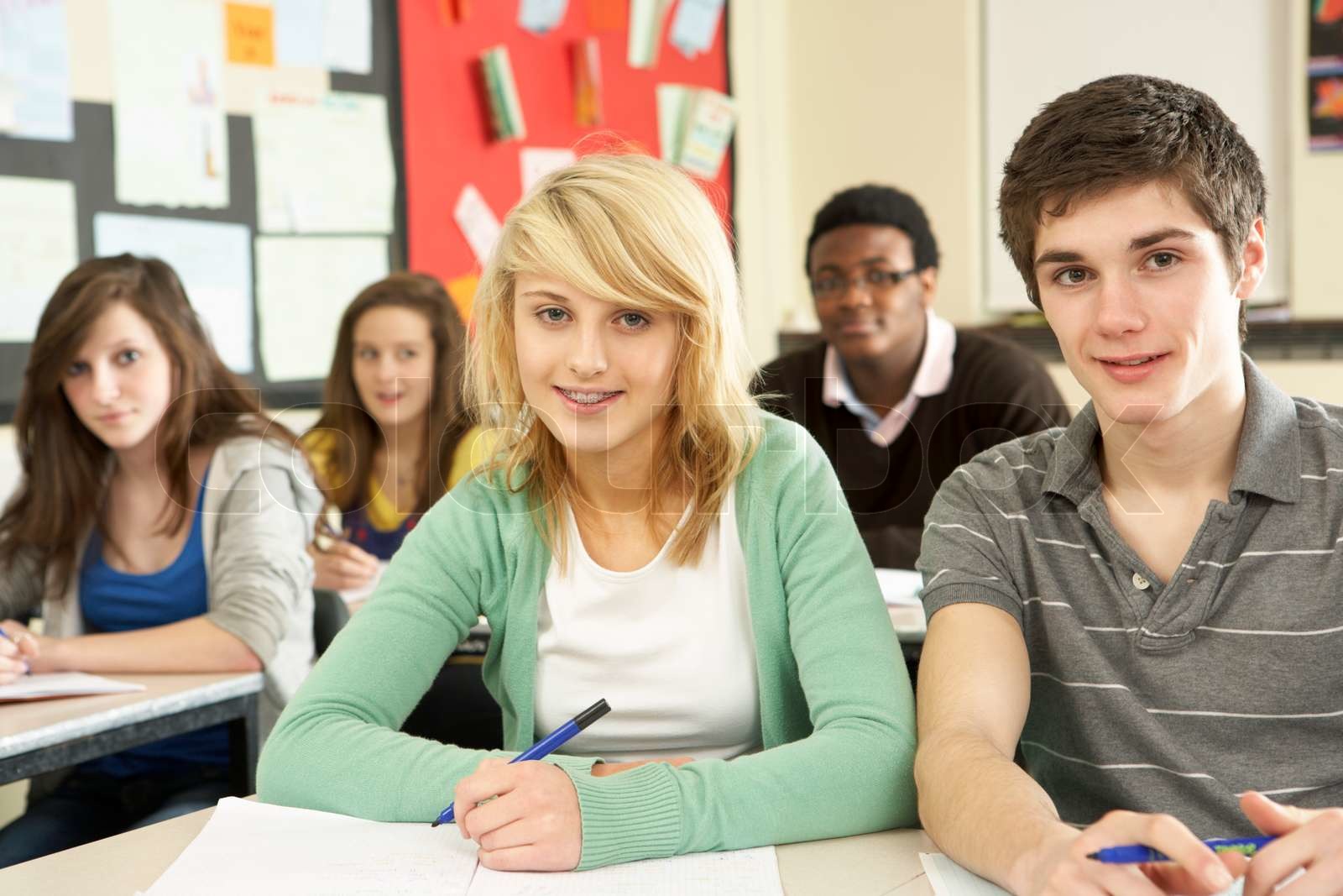 Teenage Studenten in Classroom | Stock Bild | Colourbox
