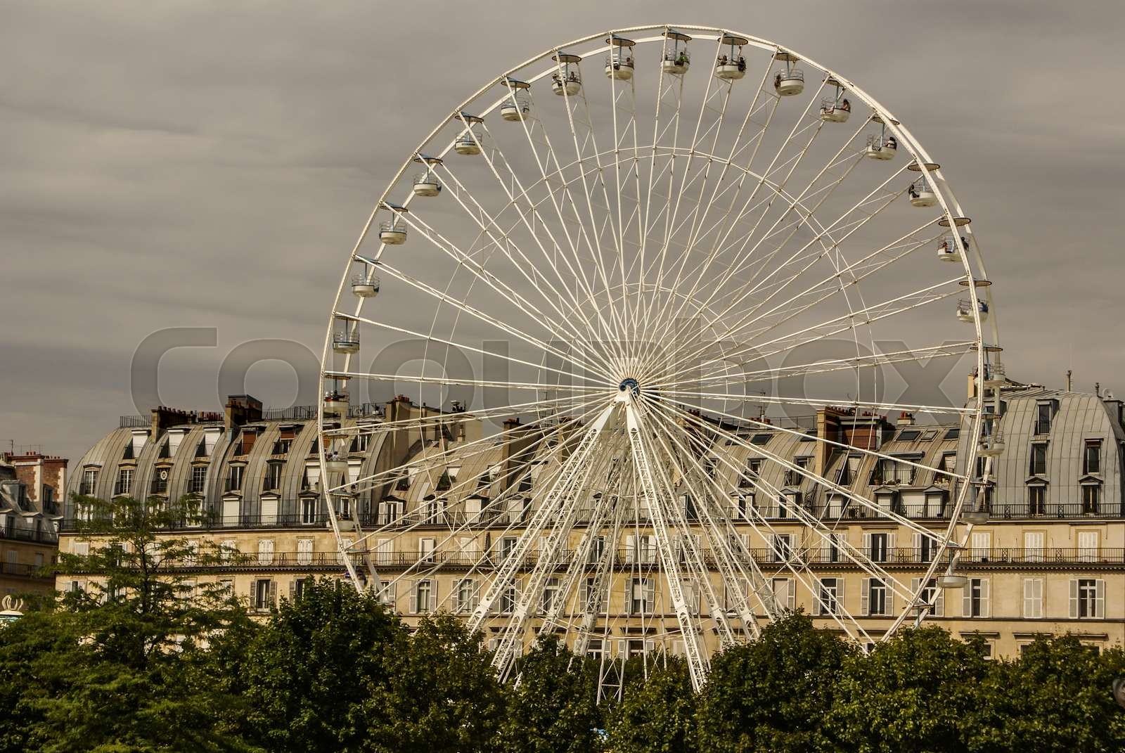 Ferris wheel (Roue de Paris) on the Place de la Concorde from Tuileries ...