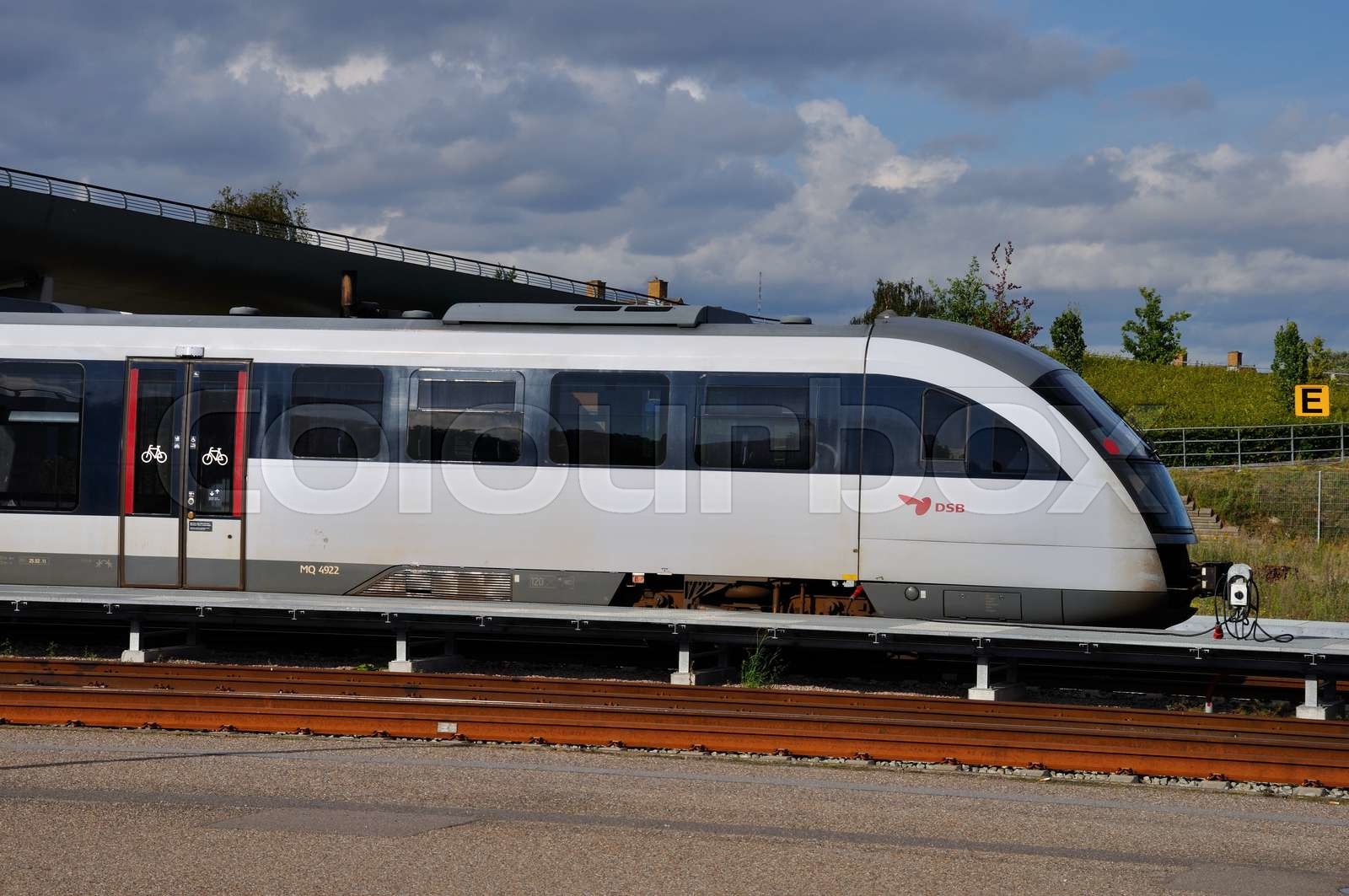 DSB IC2 tog på Næstved Station | Stock foto | Colourbox