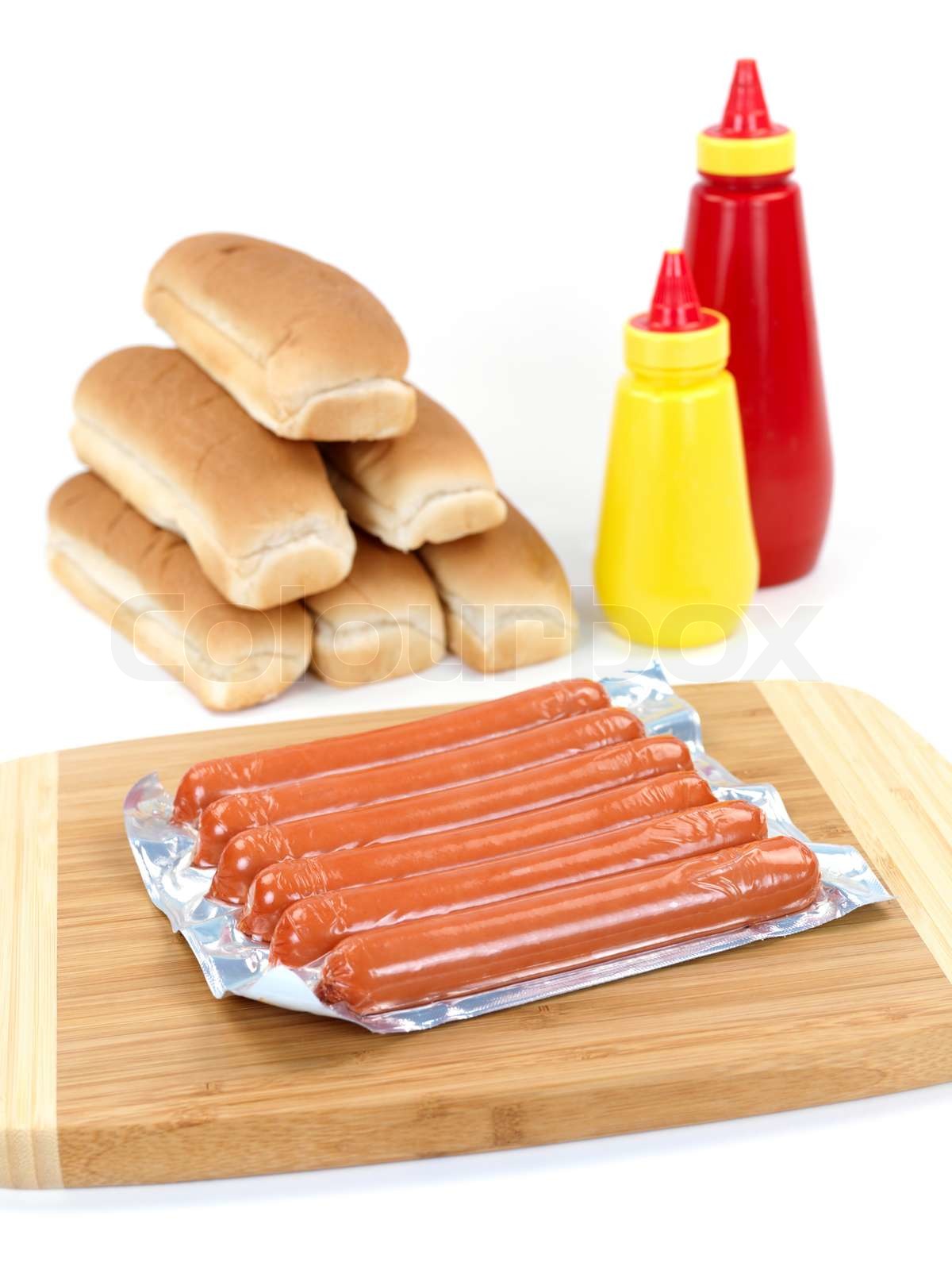 Frankfurter Würstchen vor einem weißen Hintergrund isoliert | Stock ...