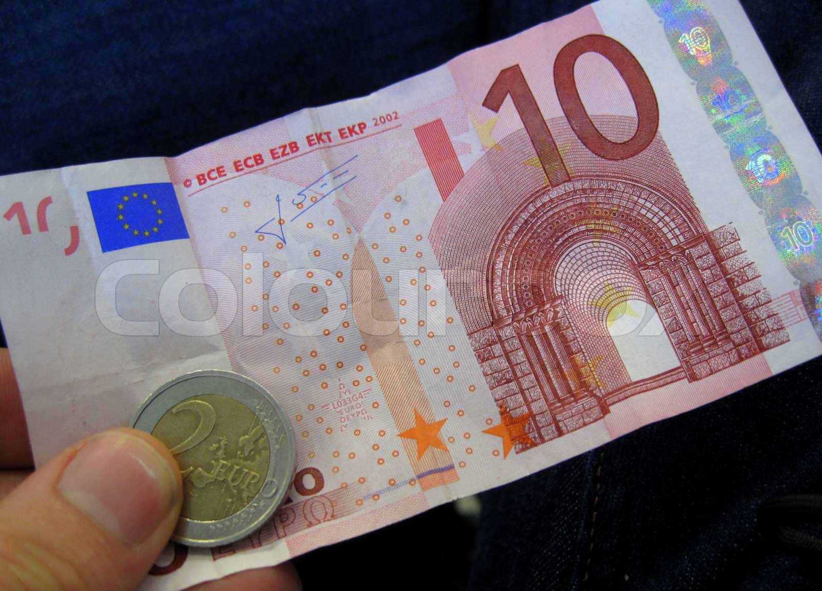 Bezahlen mit Euro | Stock Bild | Colourbox
