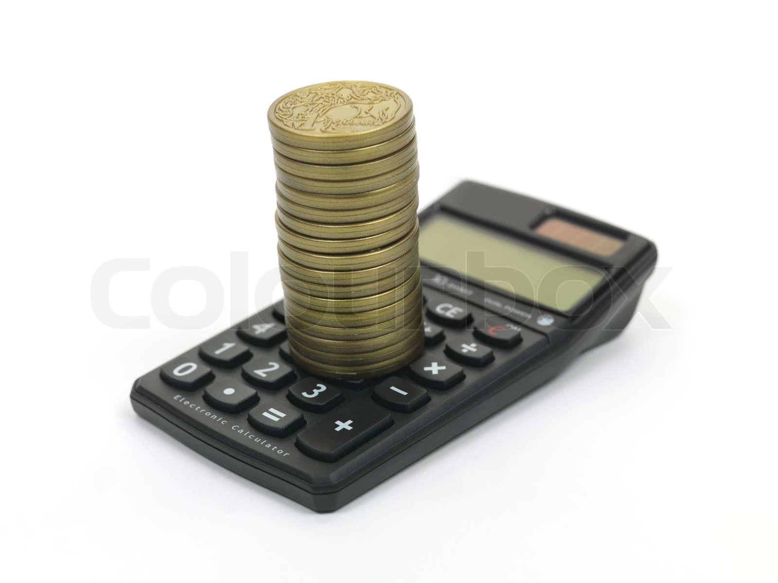 En lommeregner med fiktive penge isoleret mod en hvid baggrund | Stock ...