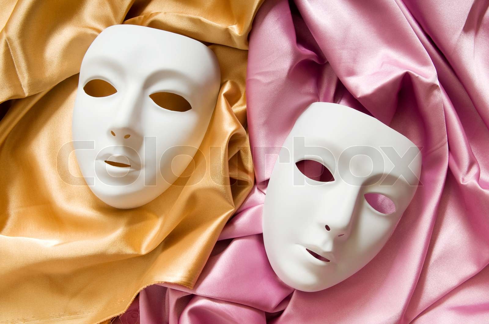 Theater-Konzept mit den weißen Kunststoff- Masken | Stock Bild | Colourbox