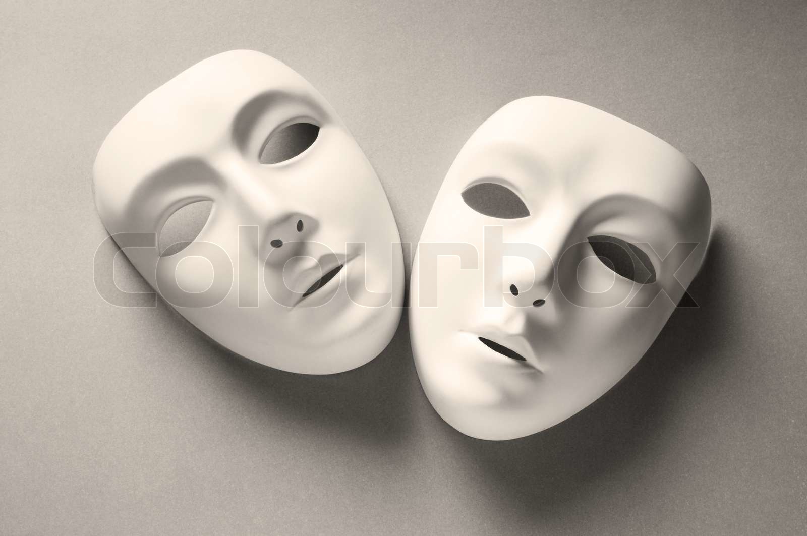Theater-Konzept mit den weißen Kunststoff- Masken | Stock Bild | Colourbox