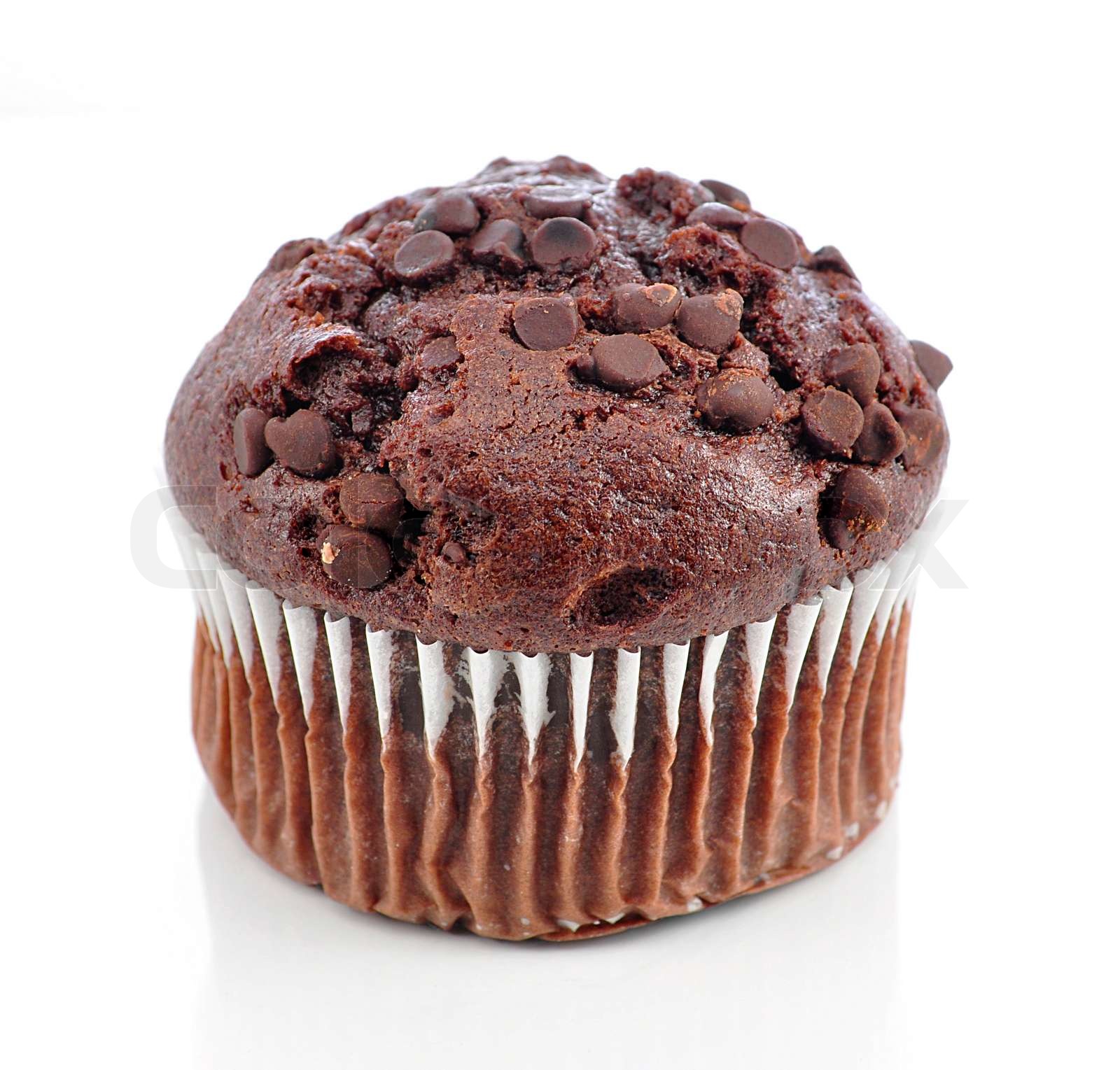 en chokolade muffin på hvid baggrund | Stock foto | Colourbox