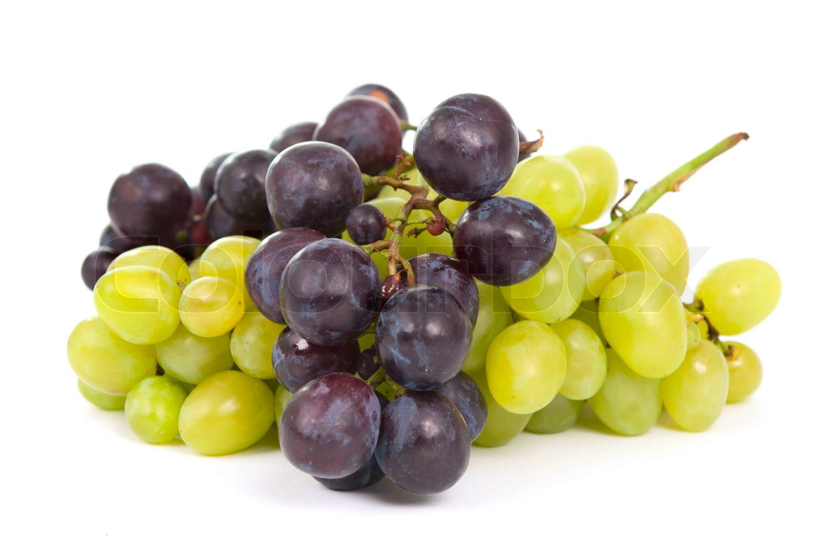 Traube auf weißem Hintergrund | Stock Bild | Colourbox