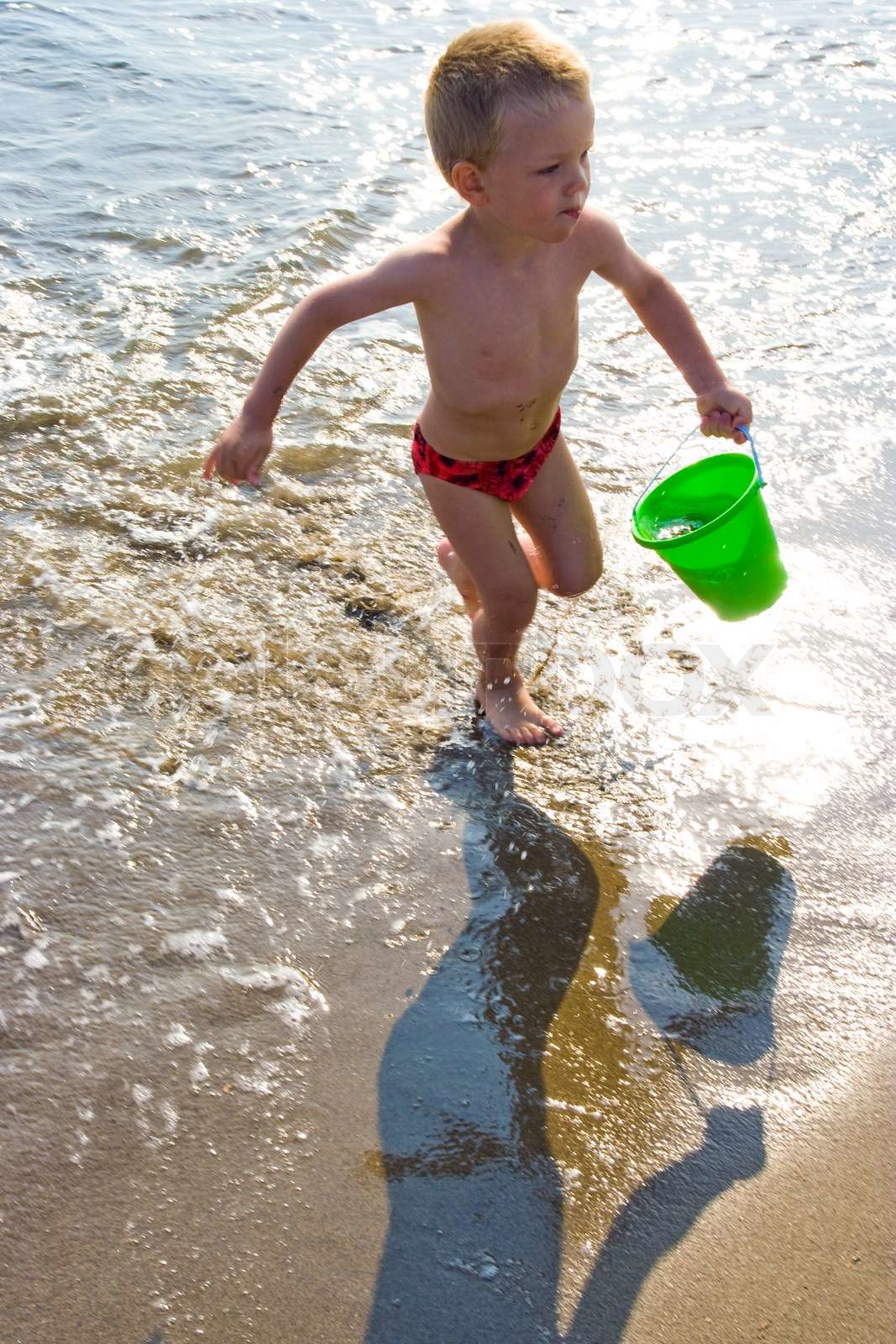 Kleinkinder Beim Spielen Am Strand Stock Bild Colourbox 4173