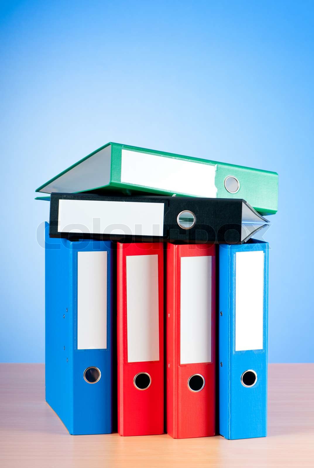 Office-mappen mod gradient baggrund | Stock foto | Colourbox