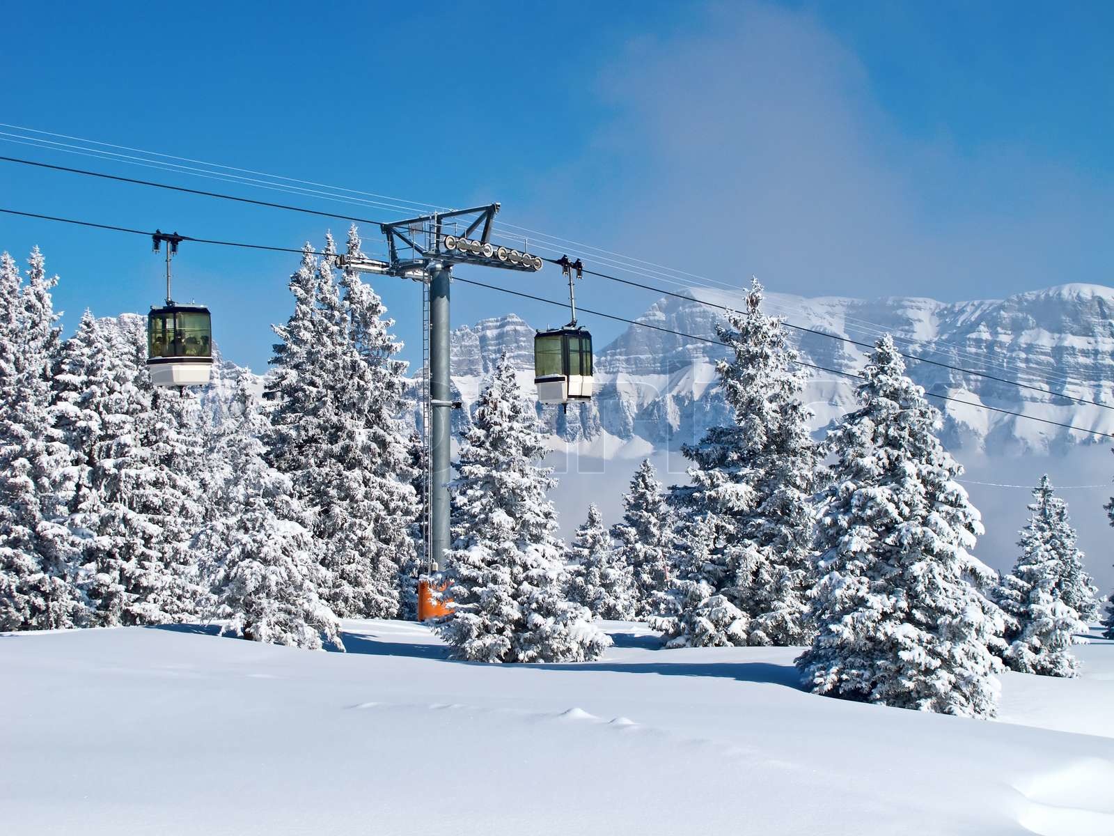 Skilift auf dem Skigebiet | Stock Bild | Colourbox