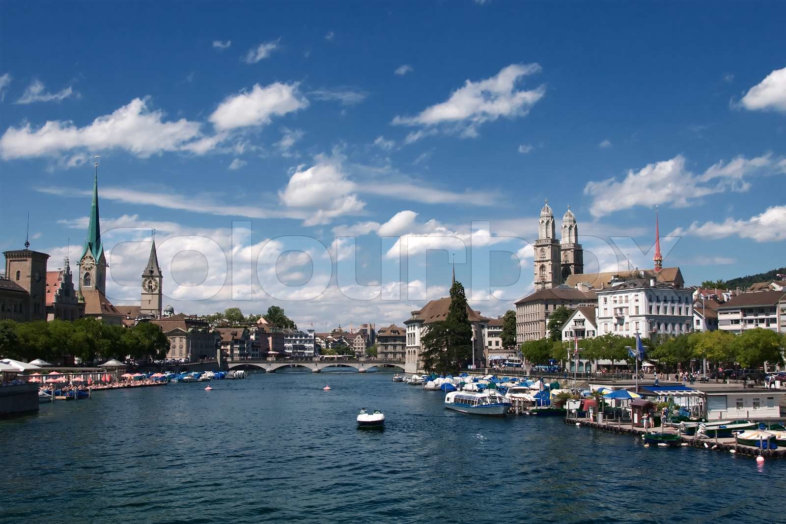 Sommer udsigt over Zürich centrum | Stock foto | Colourbox