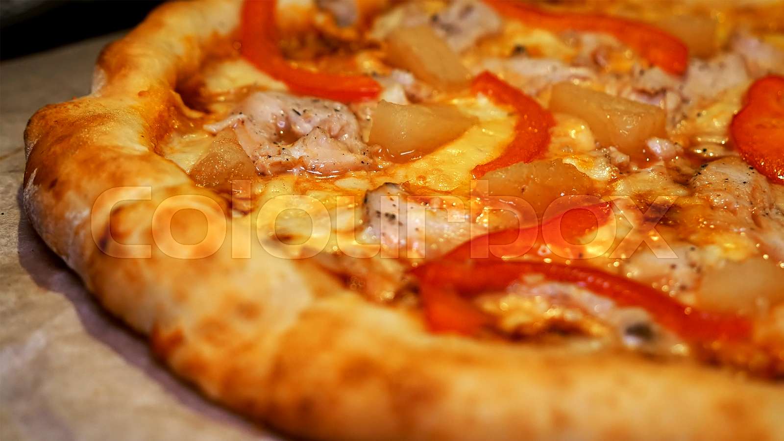 pizza, mozzarella, kruste | Stock Bild | Colourbox