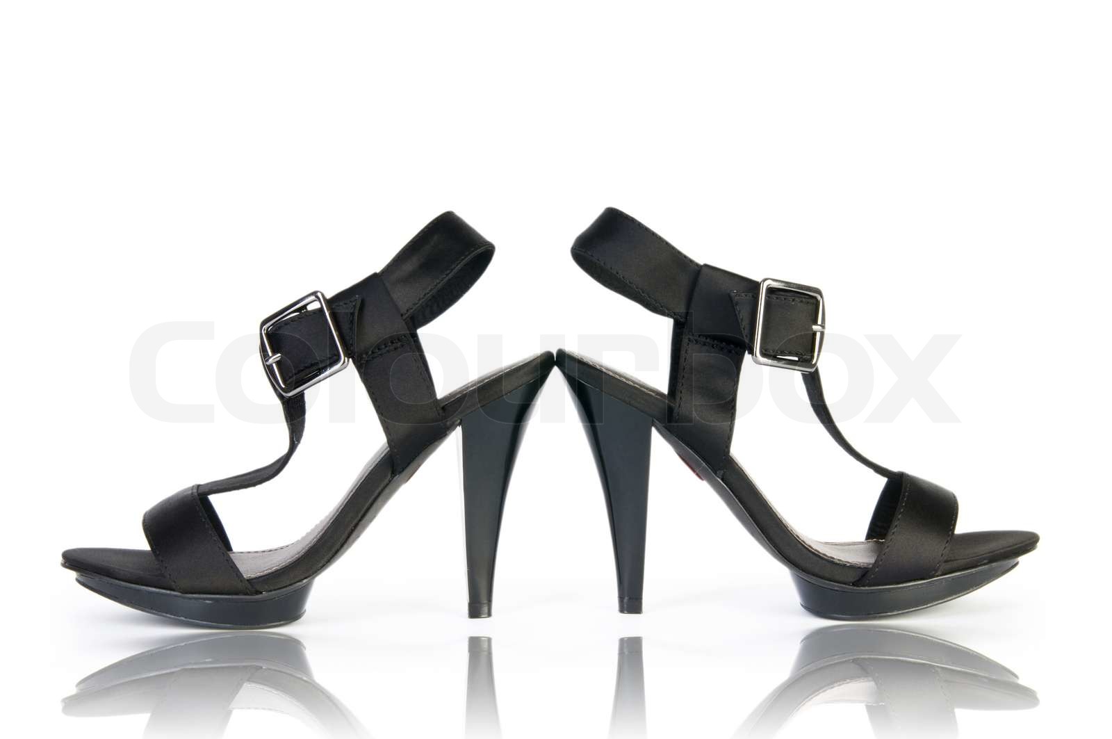 Elegante sko på den hvide | Stock foto | Colourbox