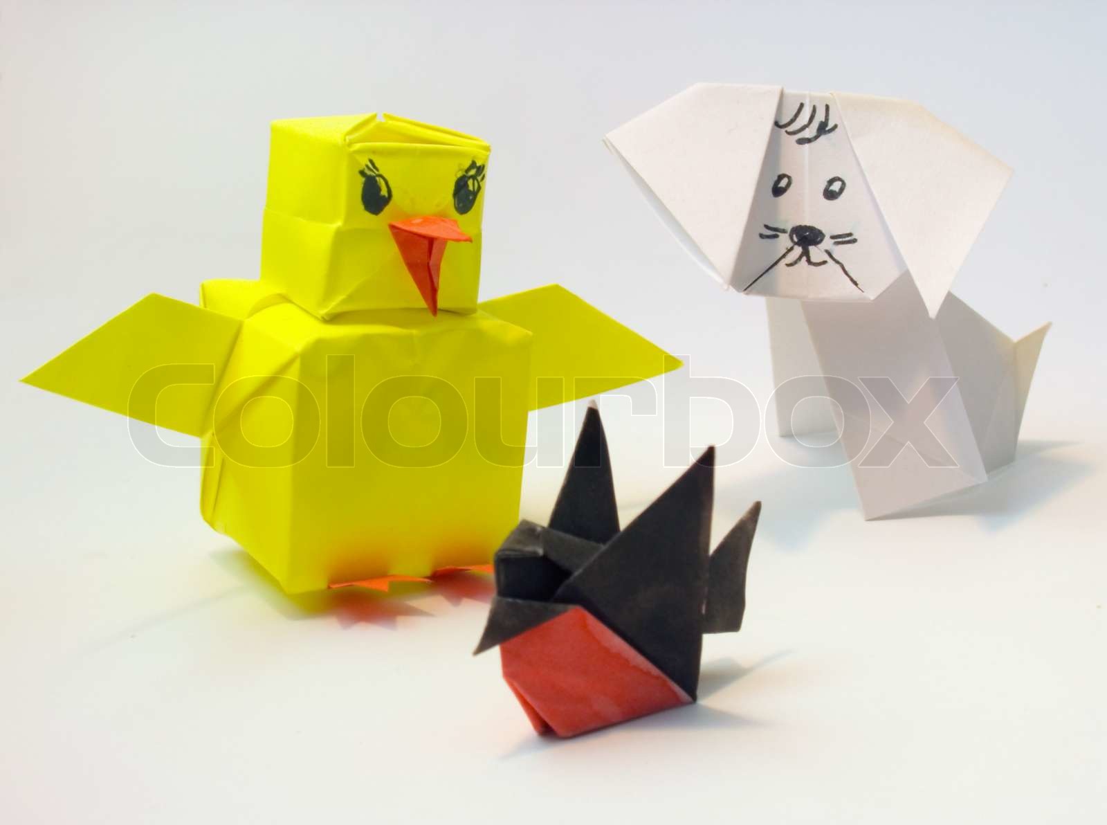 Zusammensetzung der Origami-Figuren ( Küken, Hund und Vogel ) | Stock ...