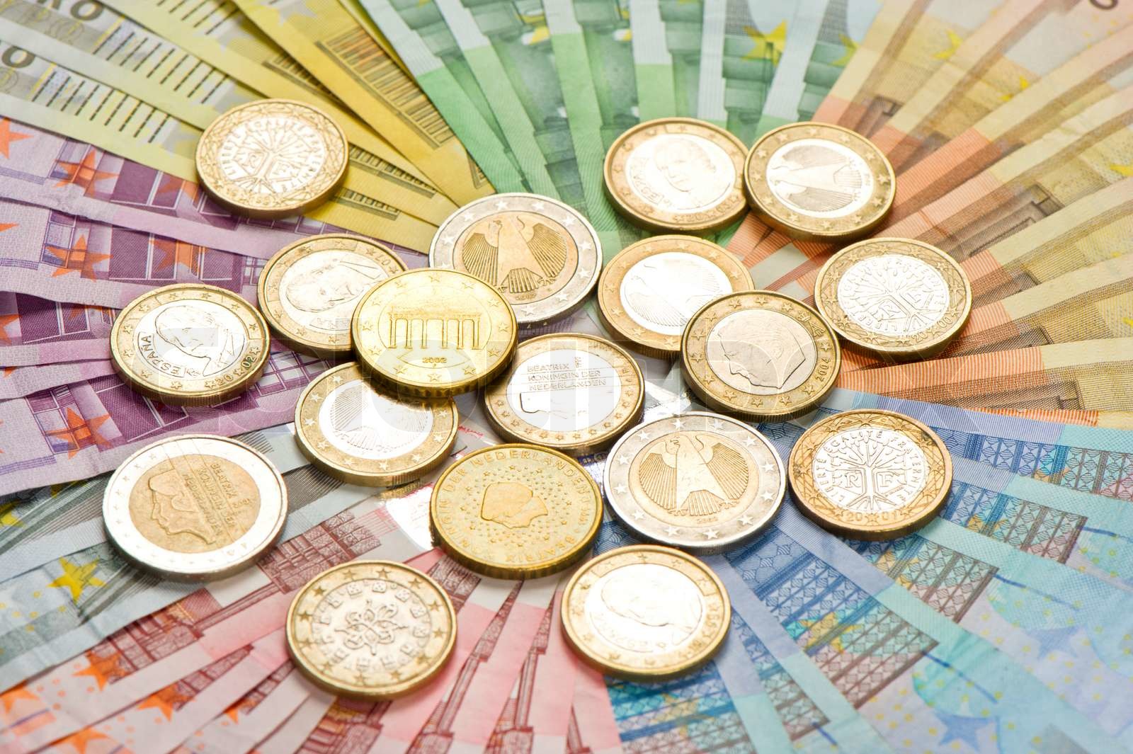 Euro-Münzen und -Banknoten | Stock Bild | Colourbox