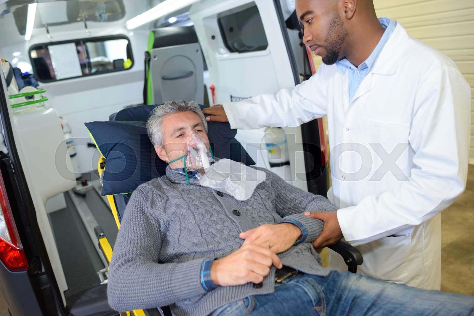 patient wearing an oxygen mask | Stock image | Colourbox