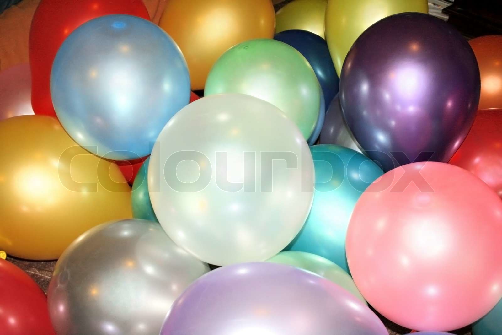 Multy farvede balloner på gulvet | Stock foto | Colourbox