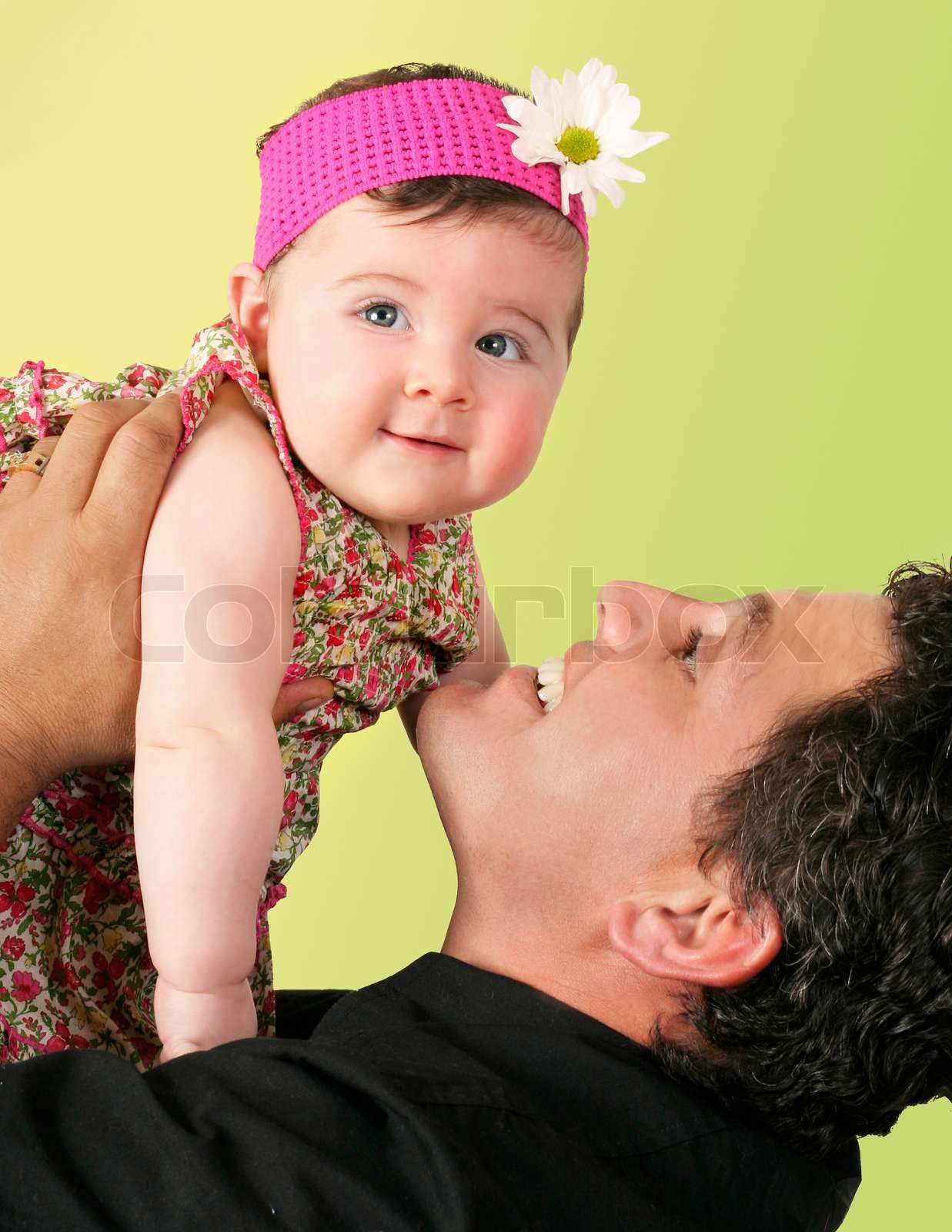 En far leger med sin yndig baby pige datter | Stock foto | Colourbox