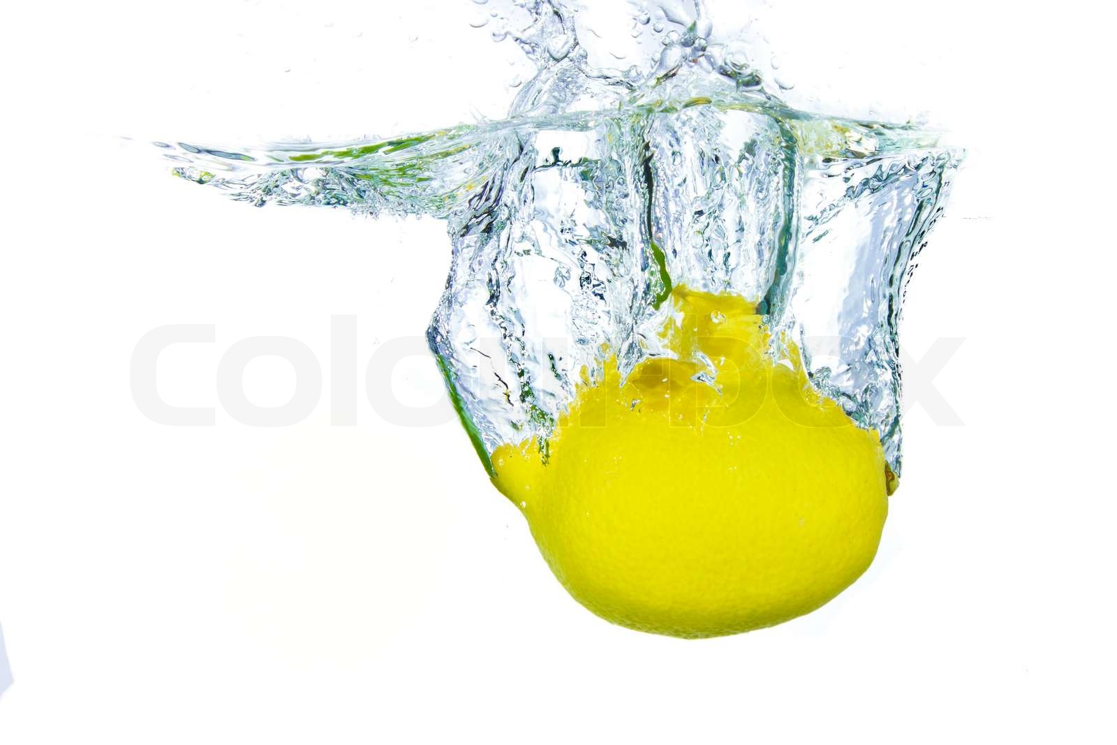 modne citron sprøjt vand isoleret på hvid baggrund | Stock foto | Colourbox