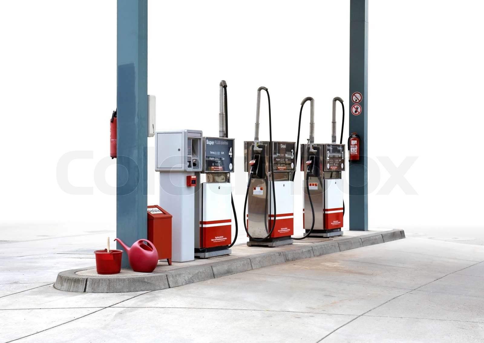 classic Tankstelle mit Fade-Out Hintergrund | Stock Bild | Colourbox
