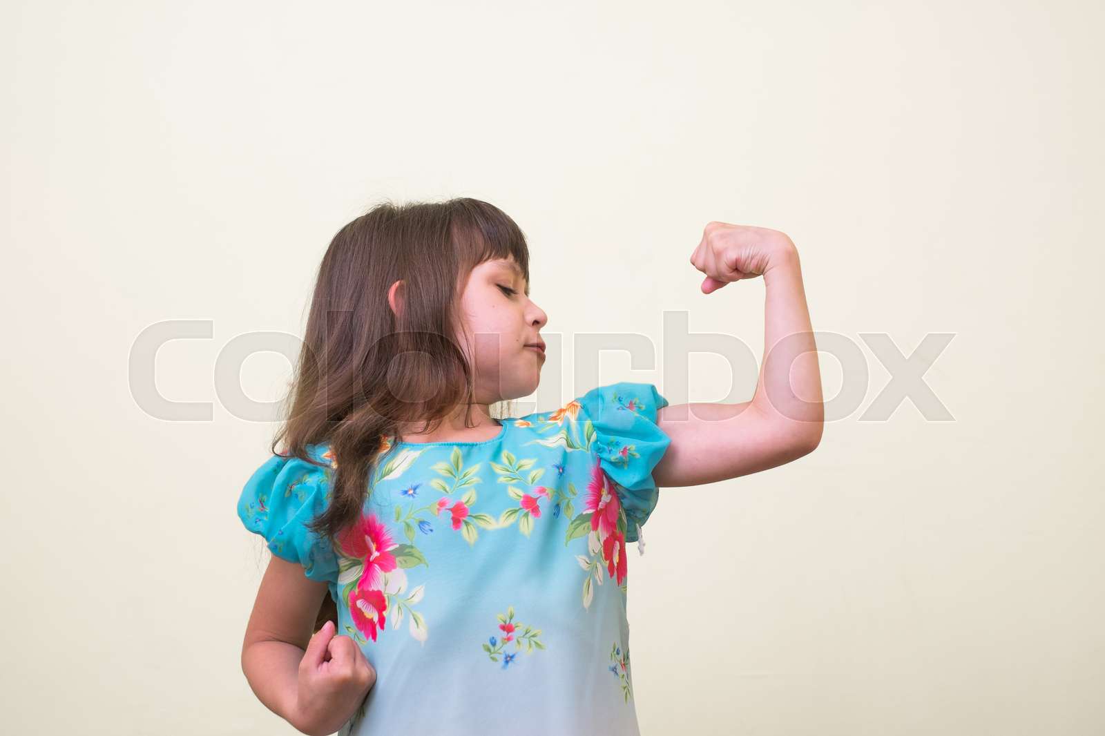 kind, stark, girl | Stock Bild | Colourbox