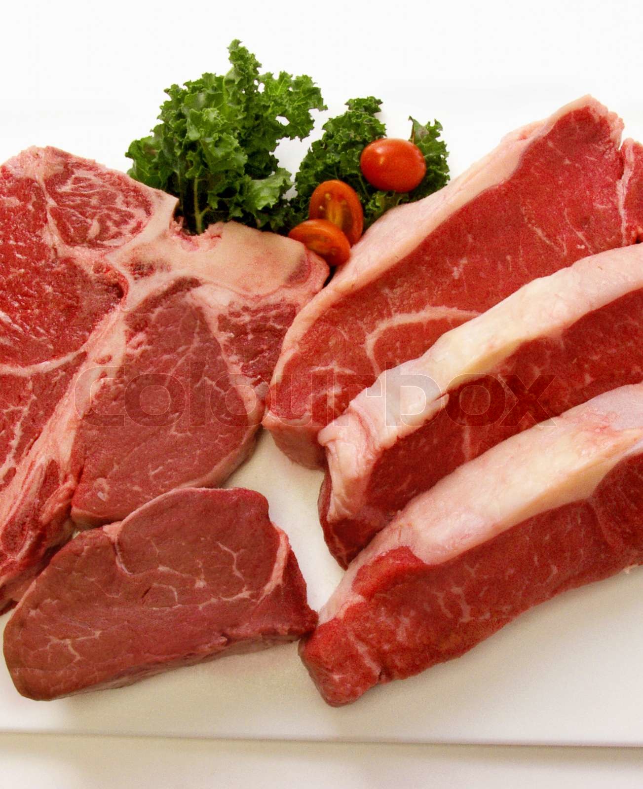 rohes Fleisch : frisches Rindfleisch Schweinefilet | Stock Bild | Colourbox