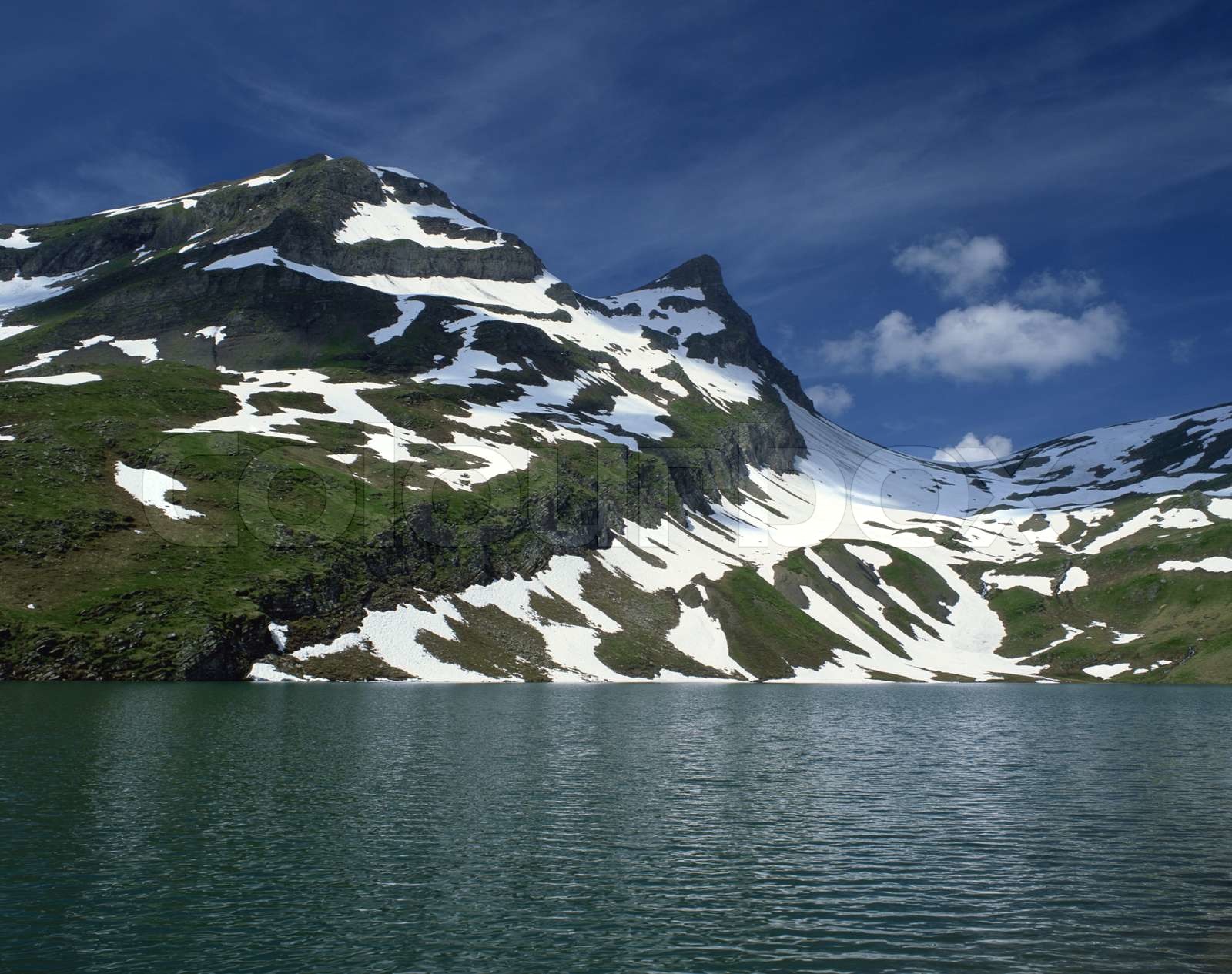 Tal im Hochgebirge | Stock Bild | Colourbox