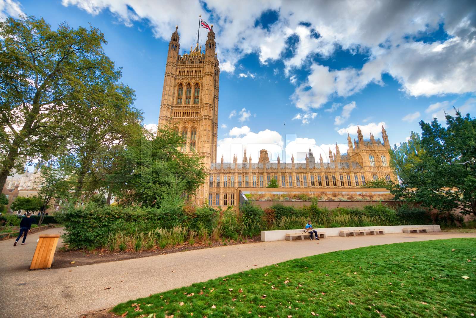 Street view of Westminster Palace, London on a beautiful sunny day ...