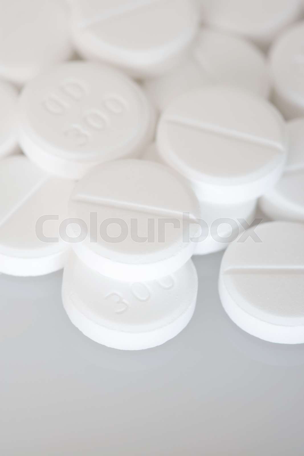 Round white tablets | Stock image | Colourbox