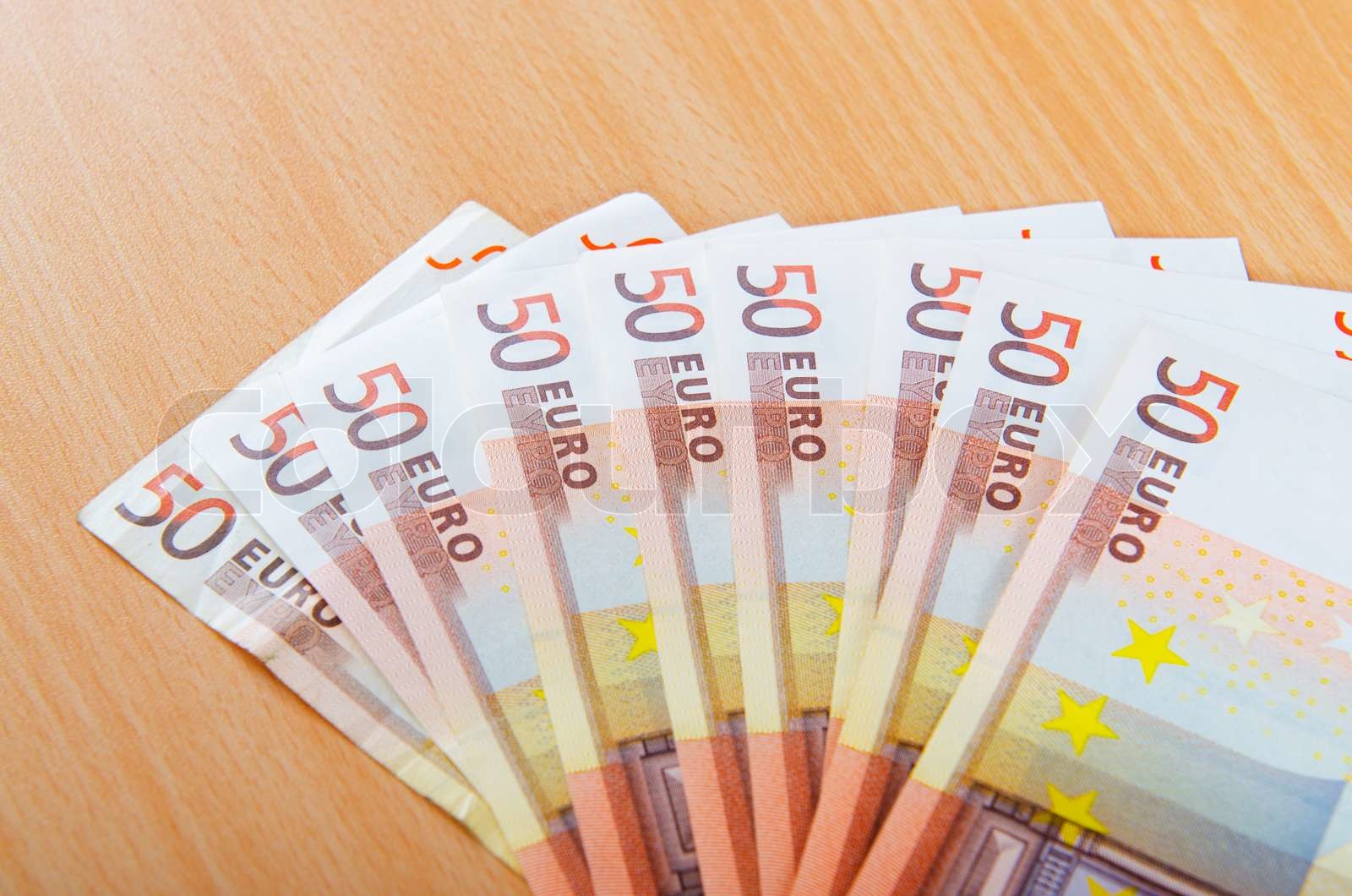 Euro-Banknoten im Satz angeordnet | Stock Bild | Colourbox