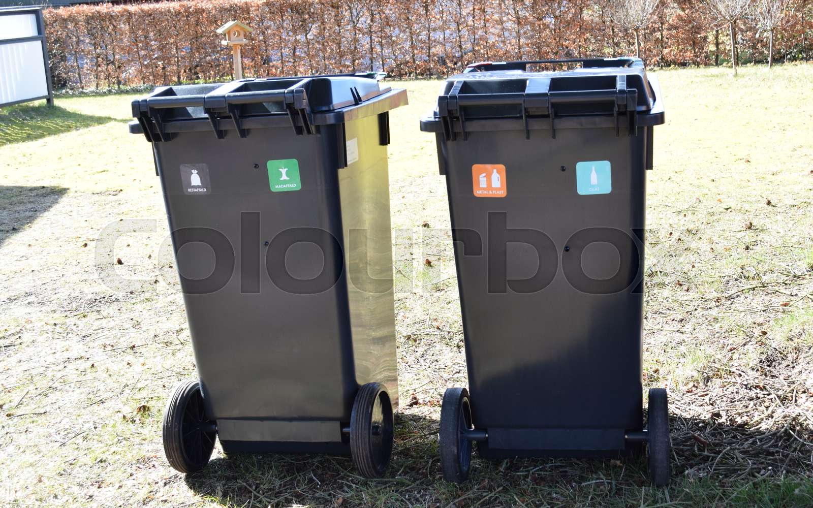 verschwenden, metall, pap | Stock Bild | Colourbox