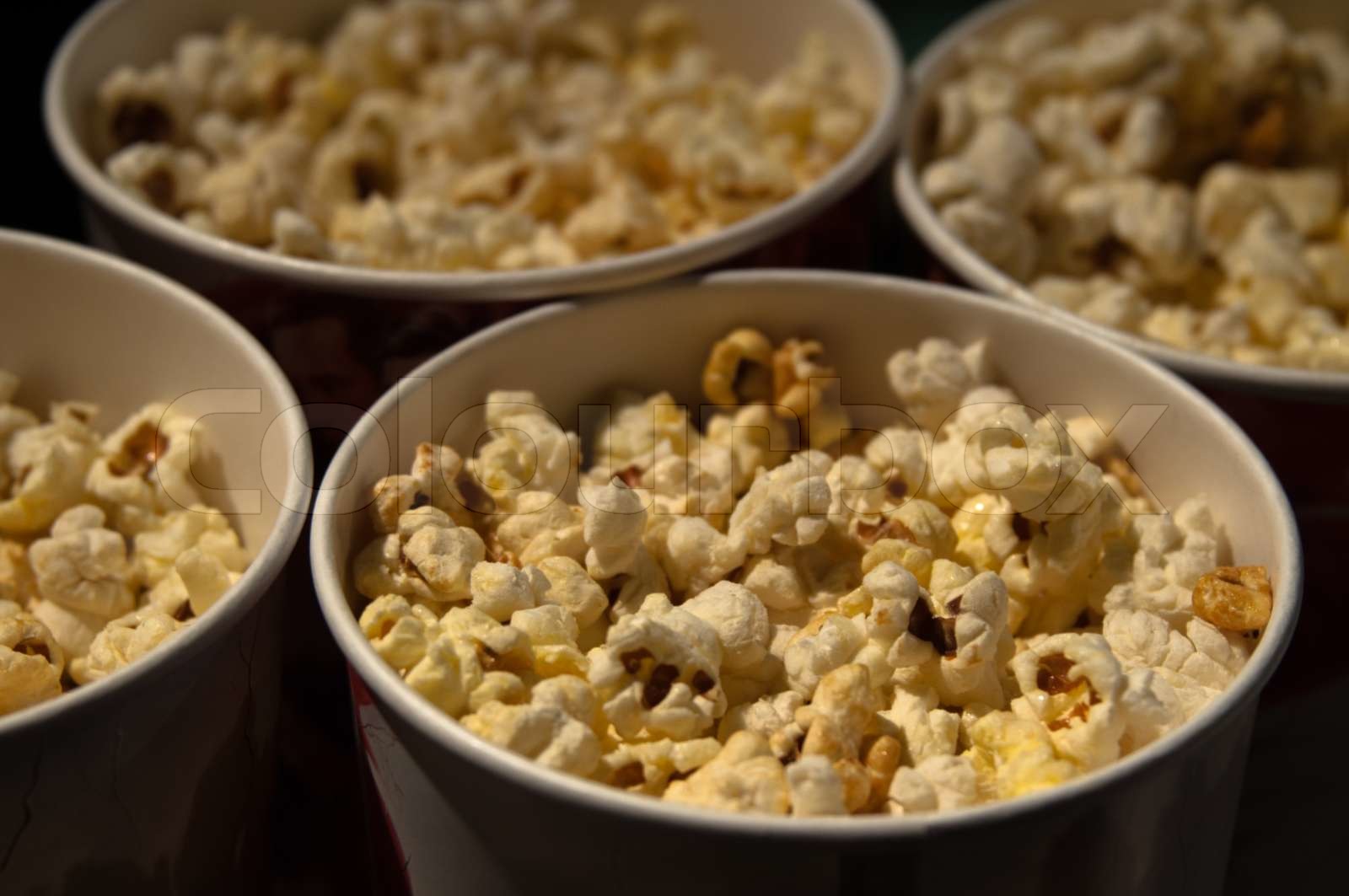 Popcorn Eimer at the Movies | Stock Bild | Colourbox
