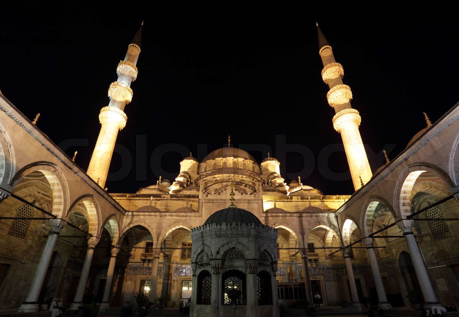 The New Mosque Yeni Camii i Istanbul, Tyrkiet | Stock foto | Colourbox